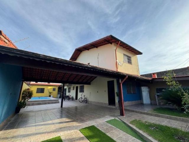 CASA COM PISCINA A VENDA NA PRAIA EM PERUÍBE/SP