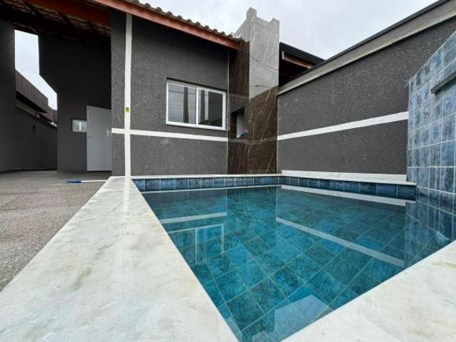 CASA COM PISCINA A VENDA NA PRAIA EM PERUIBE/SP
