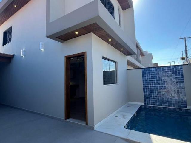CASA COM PISCINA A VENDA NA PRAIA EM PERUIBE/SP
