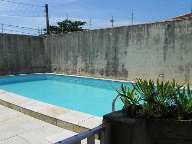 CASA COM PISCINA A VENDA NA PRAIA EM PERUIBE/SP