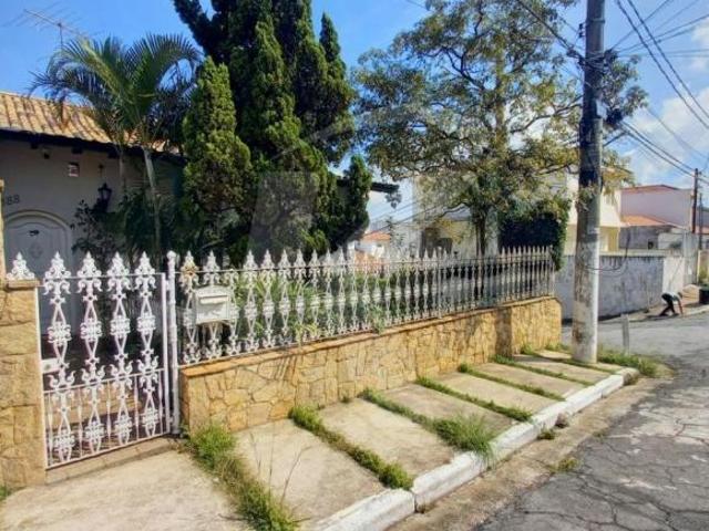 Casa com Piscina á Venda próximo Metrô Tucuruvi, piscina e salão de festas. Estuda Permuta