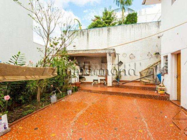 CASA COM PISCINA ALTO DE PINHEIROS