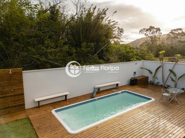 Casa com Piscina apenas à 5 minutos da Praia