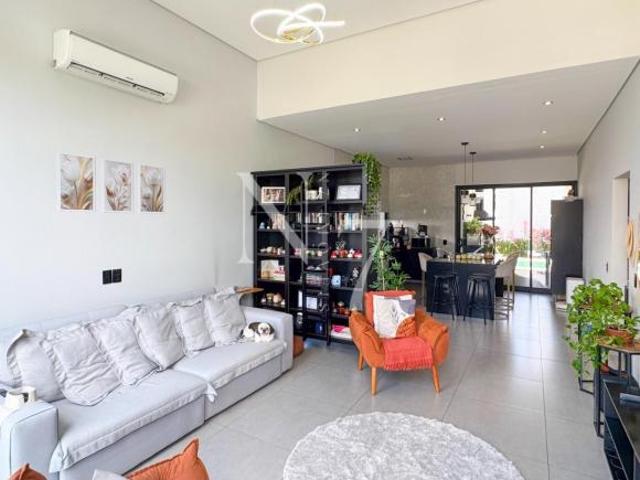 Casa com piscina, área gourmet em condomínio fechado em Atibaia