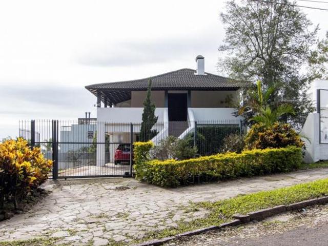 Casa com piscina Bairro Cristal