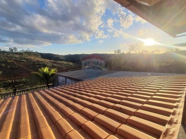 Casa com piscina, bairro Grama Juiz de Fora, MG