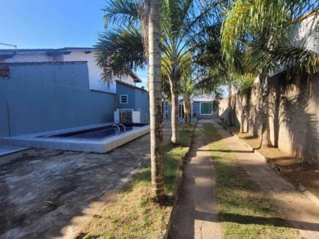 Casa com Piscina Belmira Novais