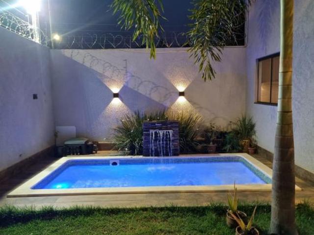 Casa com Piscina Casa de Rua com 3 Quarto s por R$ 590000.00 no setor Jardim Itaipu AD33917