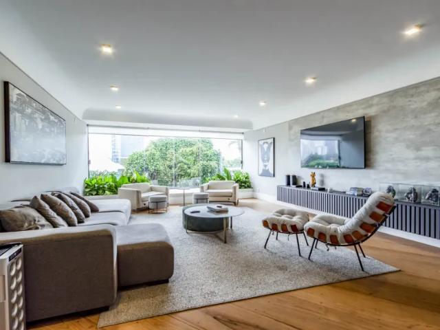 Casa com piscina Cidade Jardim