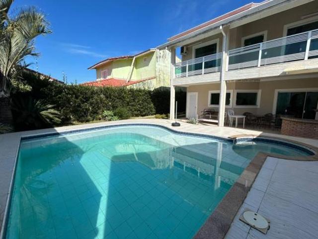 Casa com piscina e 3 dormitórios a venda em peruibe