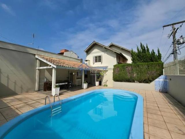 Casa com Piscina e 3 dormitórios no Bairro Vila Nova em Novo Hamburgo