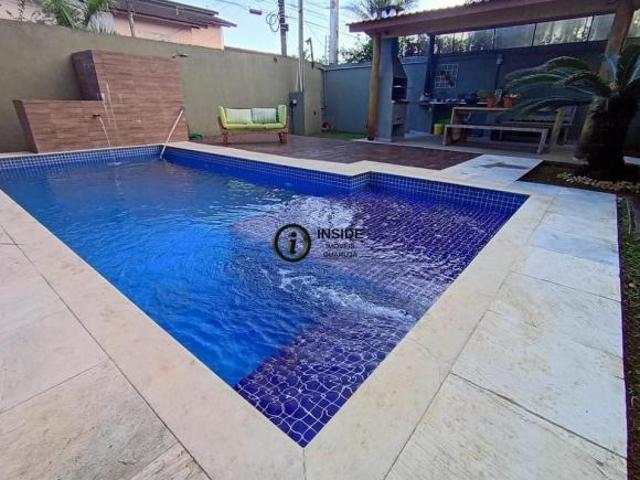 Casa com piscina e 3 quartos à venda na enseada