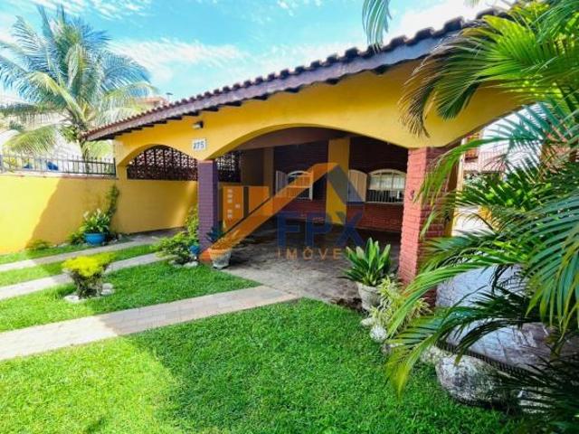 Casa com piscina e 3 quartos em Itanhaém