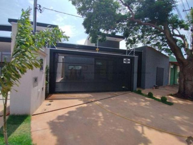 Casa com piscina e 03 suites no Parque Residencial Rita Vieira