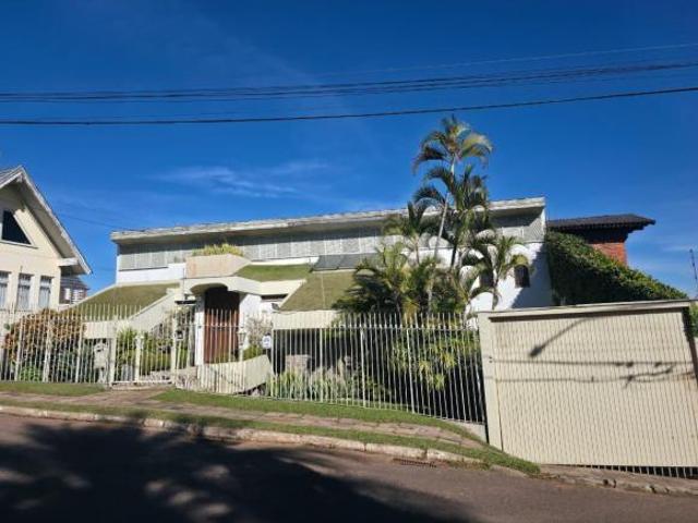 Casa com Piscina e 298m2 no Bairro Vila Nova em Novo Hamburgo
