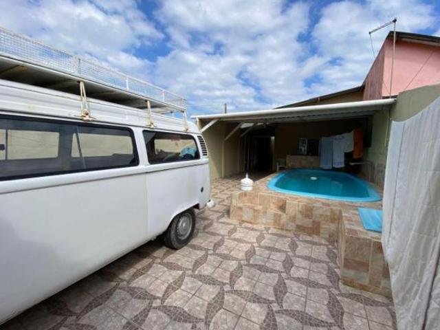 Casa com piscina e 2 quartos em Itanhaém R$ 280.000,00