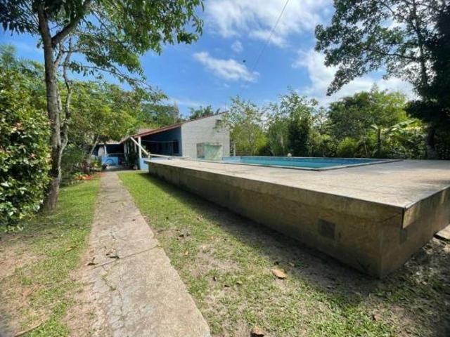 Casa com piscina e 4 quartos em Itanhaém R$ 340.000,00