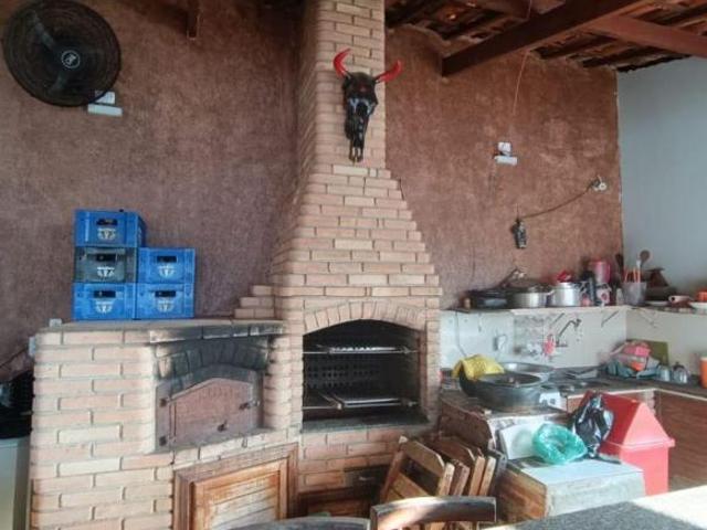 Casa com piscina e 4 quartos em Peruíbe