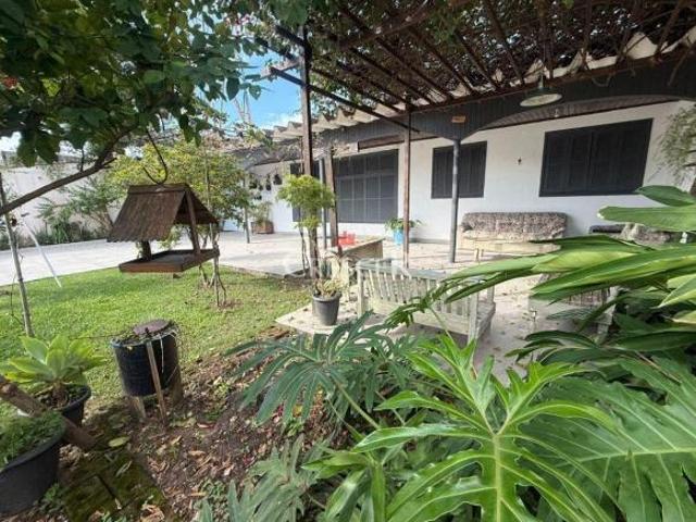 Casa com piscina e 4 quartos para venda no Balneário Flamingo em Matinhos
