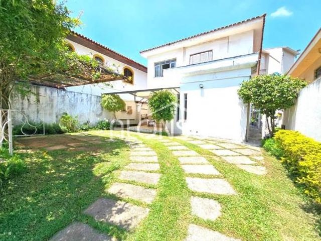 CASA COM PISCINA E 6 QUARTOS NA VILA SÔNIA! PERTO DO METRÔ