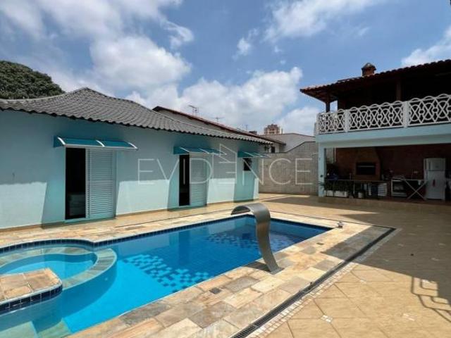 Casa com piscina e churrasqueira no bairro Vila Formosa 600 m²