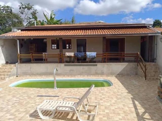 Casa com piscina e área gourmet no Colinas dos Freitas