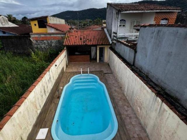 Casa com Piscina e Área Gourmet no Jardim Verde Mar