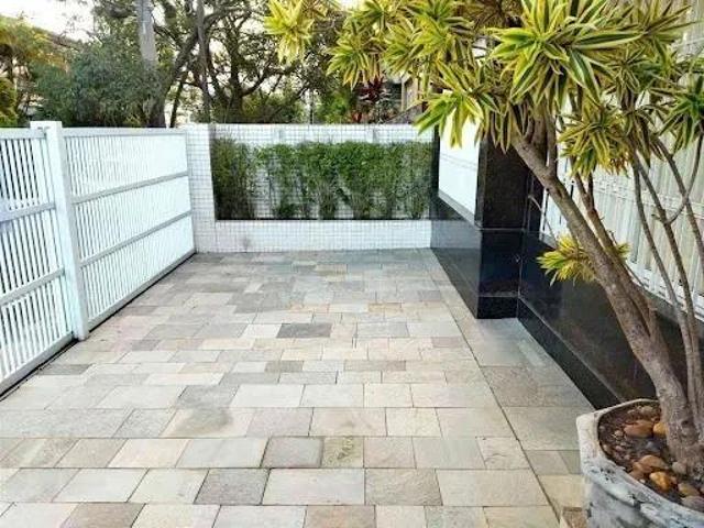 Casa com piscina e área gourmet no Jardim da Glória | 250m² | 3 dormitórios | suíte com closet | 2 v