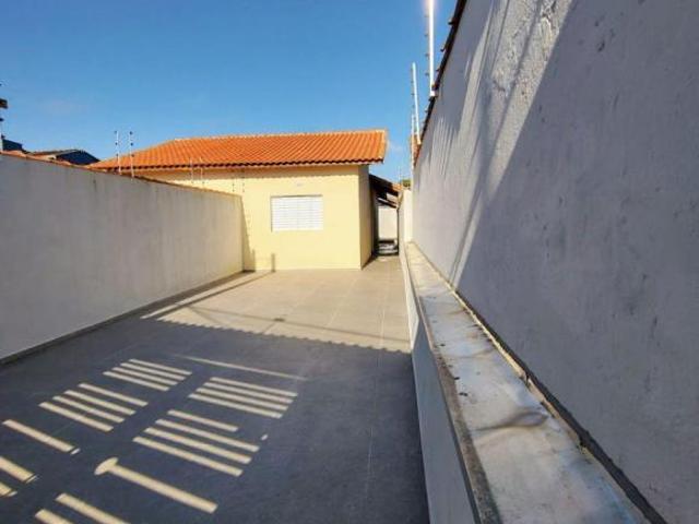 Casa com Piscina e Área Gourmet a 500 Metros da Praia no Jardim Anchieta – Aceita Financiamento