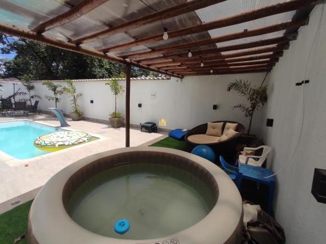 Casa com Piscina e Área Gourmet à Venda em Andiroba, Esmeraldas R$500.000