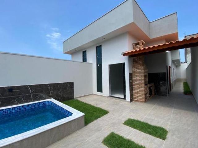 Casa com Piscina e Área Gourmet à Venda no Bopiranga em Itanhaém 500m da Praia