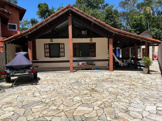 Casa com piscina e área gourmet à venda no Guaratuba Residencial – Bertioga/SP