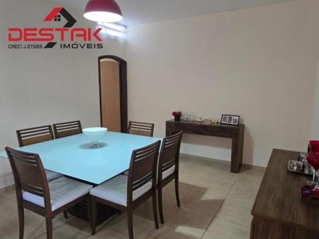 Casa com Piscina e Área Gourmet a Venda na Vila Josefina em Jundiaí/SP