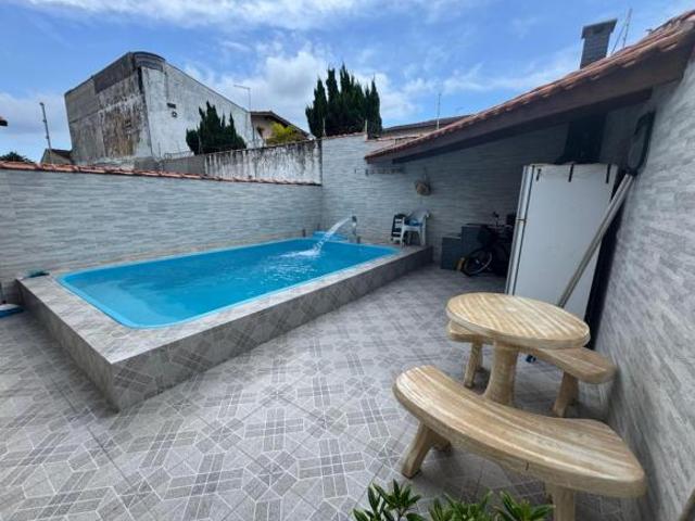 Casa com piscina e área gourmet em Itanhaém