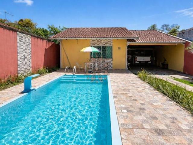 Casa com Piscina e Edícula à Venda em Guaratuba |