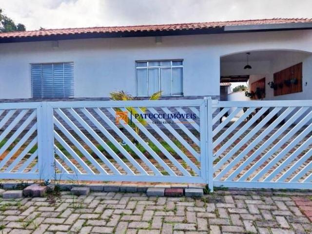 Casa com Piscina e Edícula em Condomínio Fechado em Peruíbe