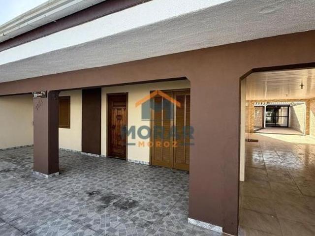 Casa com Piscina e Edicula em Shangri lá