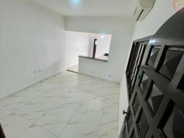 Casa com piscina e edicula na Aviação Praia Grande/SP