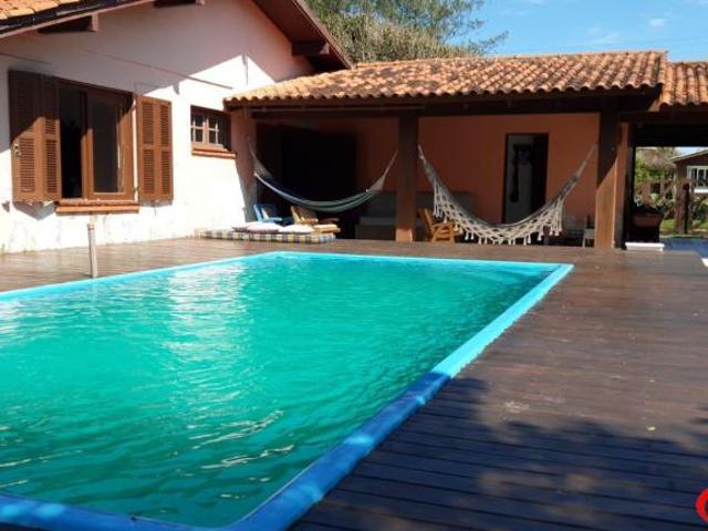 Casa com Piscina e Espaço Gourmet à Venda em – 3 Dormitórios | Mariluz Plano D