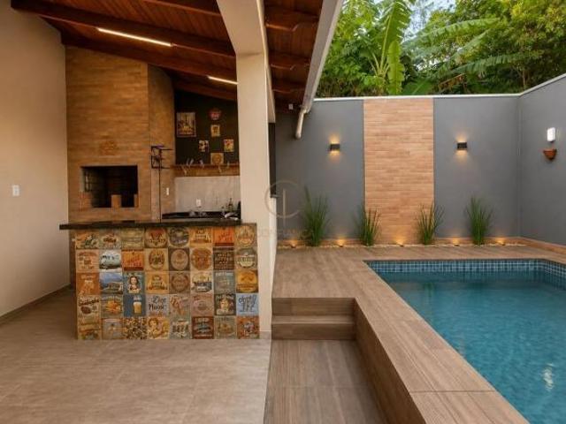 Casa com Piscina e Jacuzzi à Venda no Bairro Olaria em Canoas
