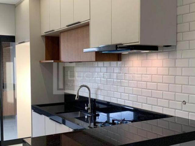 Casa com piscina e móveis planejados no Condomínio Horto Florestal Villagio