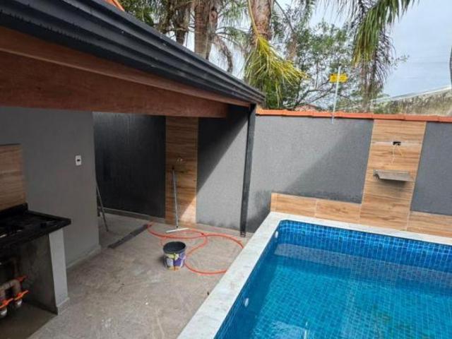 Casa com Piscina e Suíte no Jardim das Palmeiras