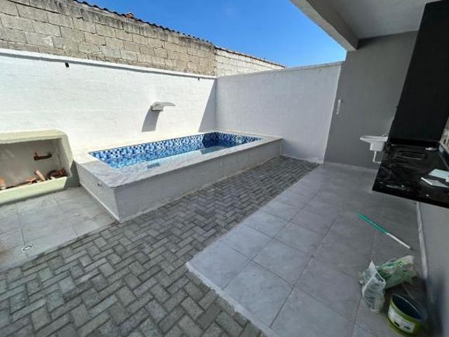 Casa com Piscina e Suíte no Jardim Regina – Conforto, Espaço e Lazer a Apenas 5 Minutos da Praia