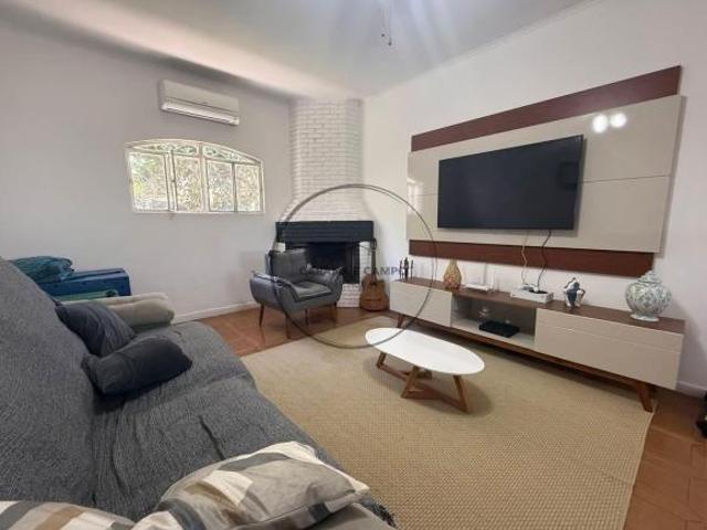 Casa com piscina e quintal arborizado no Jardim Paulista, Atibaia