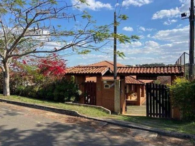 Casa com Piscina, Edícula e Pomar no Condomínio Vitassay – Boituva/SP
