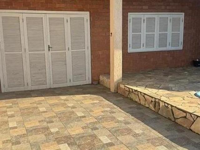 Casa com Piscina em Matinhos