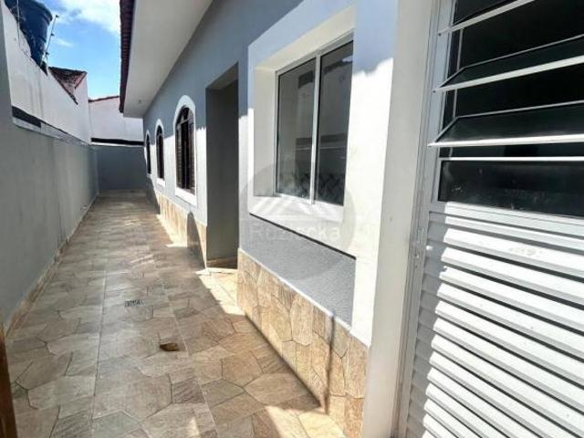 Casa com piscina em Mongaguá 100m do mar Litorasl Sul de SP