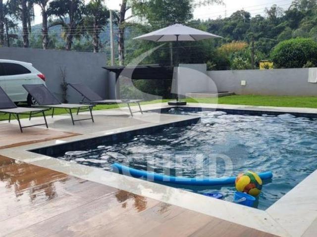 CASA COM PISCINA EM ATIBAIA