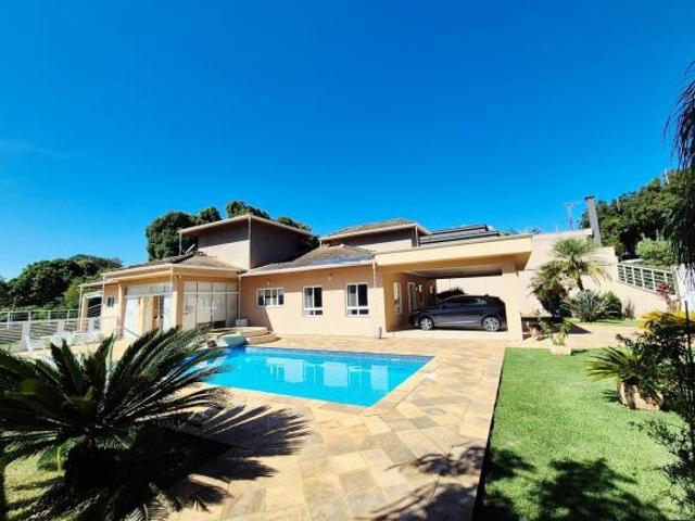 Casa com piscina em Atibaia, condomínio Shambala 1