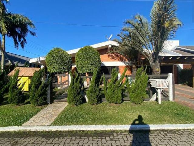 Casa com piscina em Atlântida
